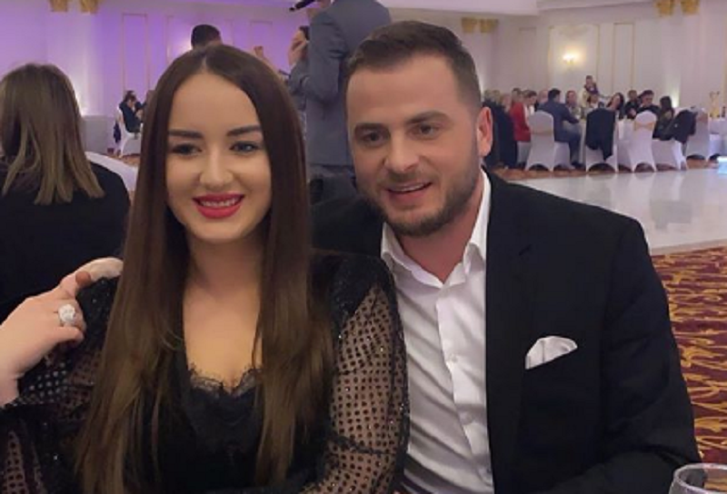 Miloti with the bride at the wedding, she got all the attention with ...