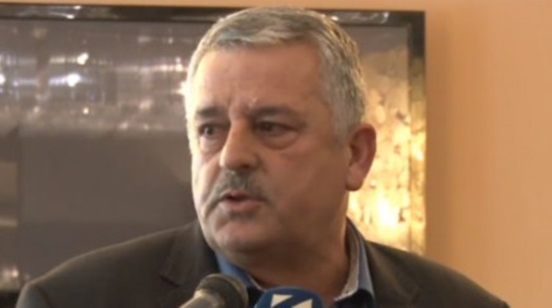 Veliu i komenton vizitat e Sveçlës në veri : Po bën spektakle, nuk ...