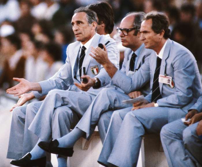 Who makes and how much does the suit of Italy coach Roberto Mancini ...