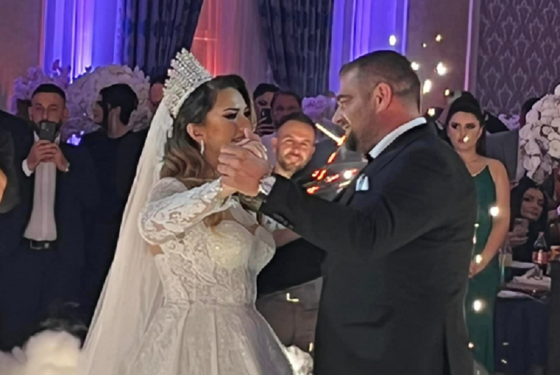 Martohet djali i Ukshin Hotit, pamje nga dasma – Ora Info