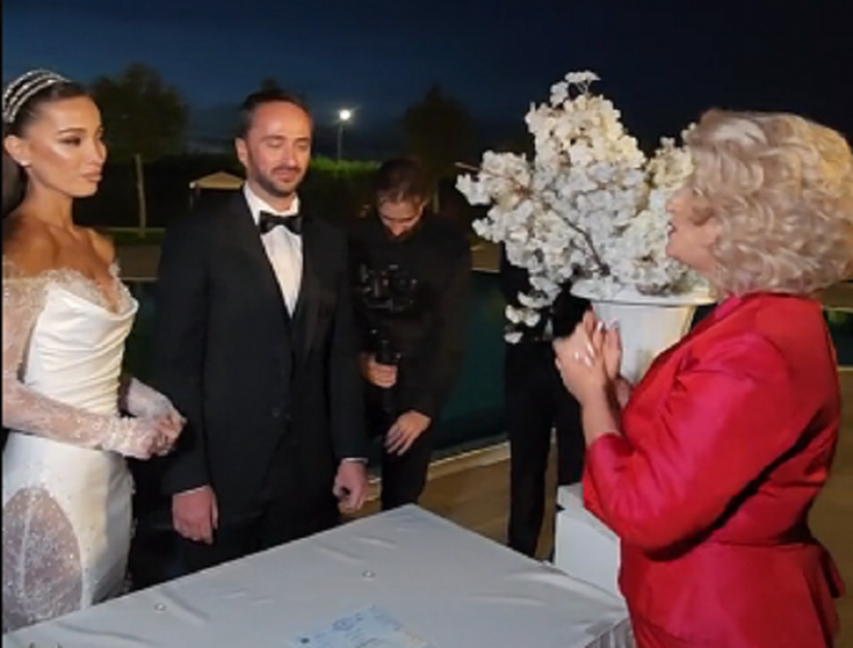 Momenti emocionues kur Shkurta i pyet djalin dhe nusen se a duan të ...