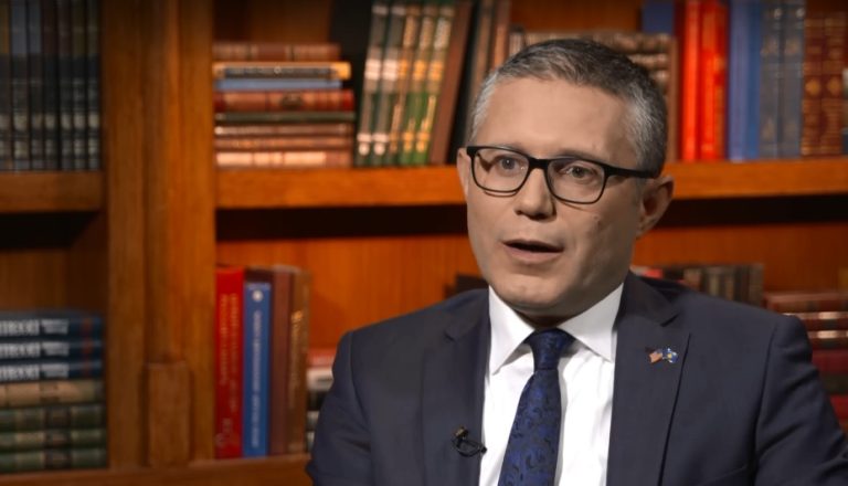 Burimi Ramadani e nxjerr të plotë një dokument, thotë është drafti i ...