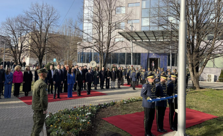 Krerët institucionalë urojnë 16-vjetorin e Pavarësisë: Republikën e ...