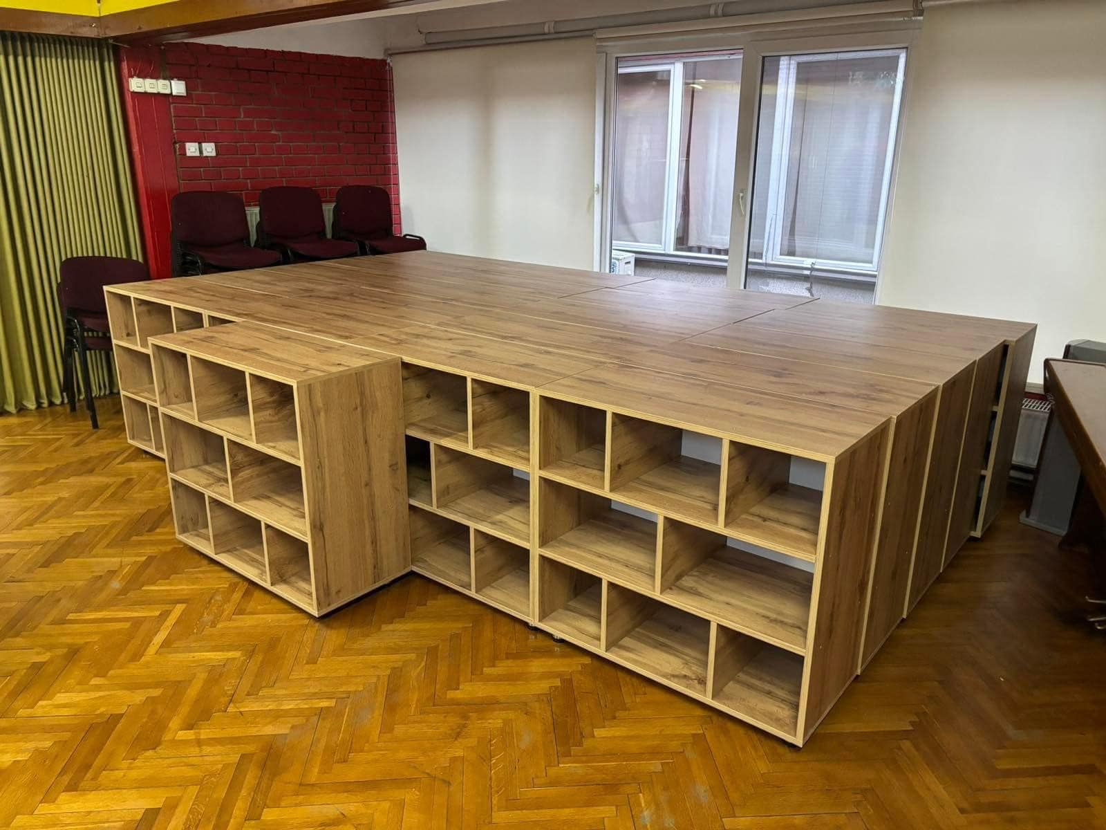 Rama njofton se disa kopshte në Prishtinë janë pajisur me inventar të ...