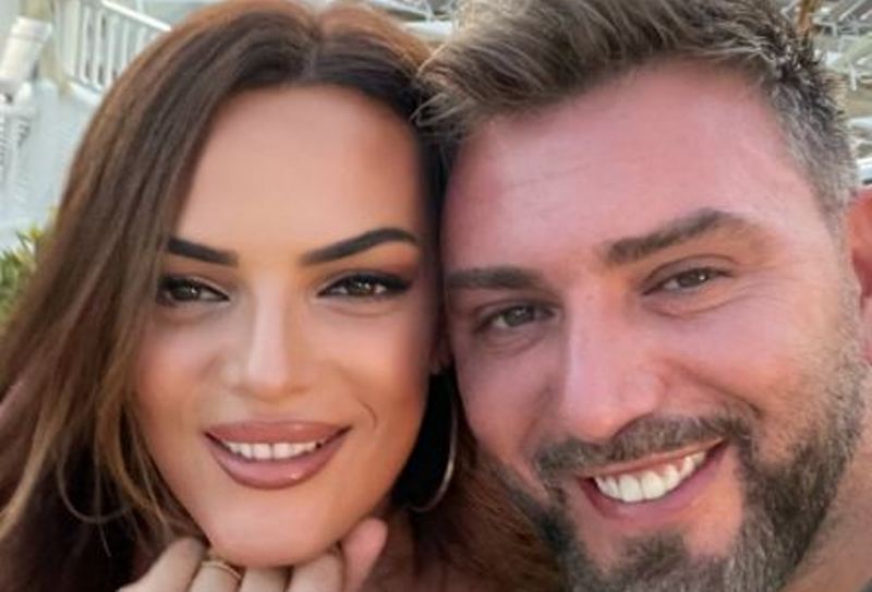 Naser Rafuna publishes the most beautiful photo with his wife, she ...